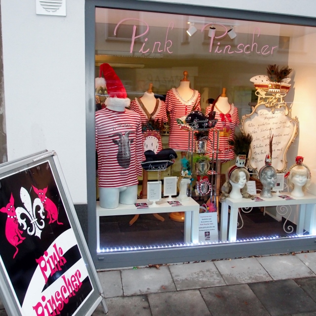 Shop und Altelier für exklusive Karnevalskostueme und Accessoires ...